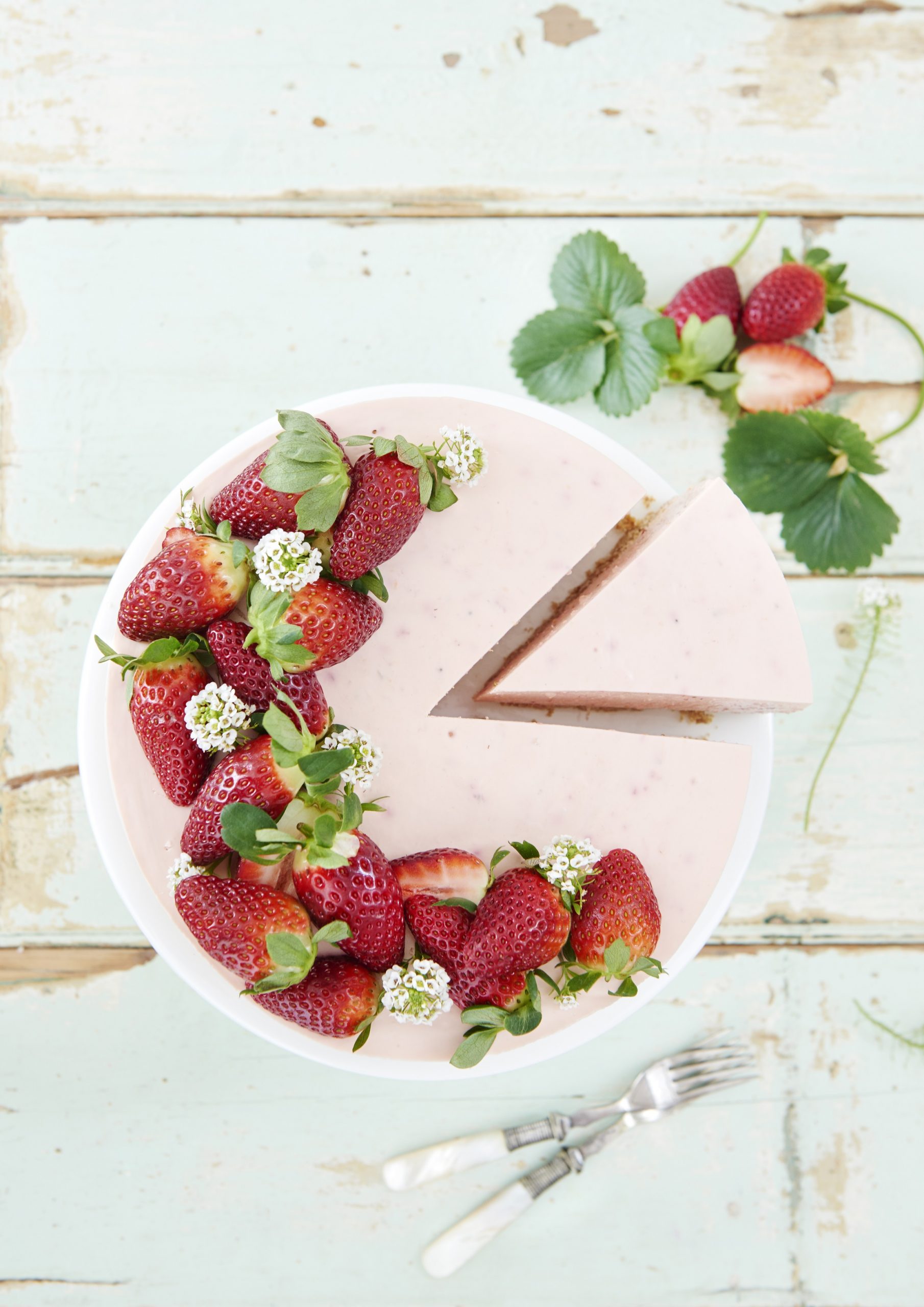 Classic Strawberry Cheesecake by Victorian Strawberries – Love Baking